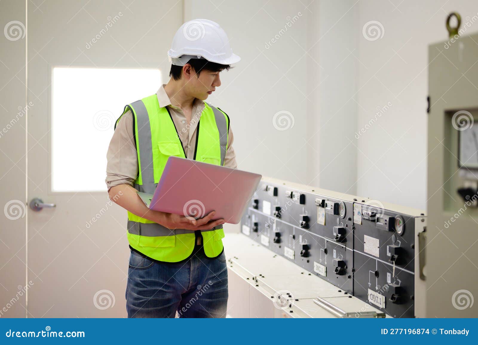 Maintenance Engineer Installing Solar Panels on Solar Cell Farm Stock ...