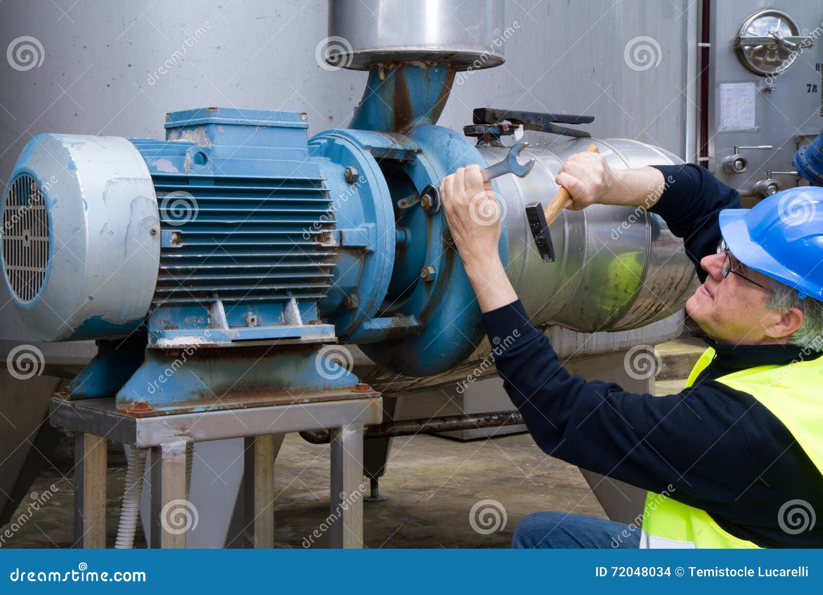 Maintenance worker stock photo. Image of equipment, metalworker - 72048034