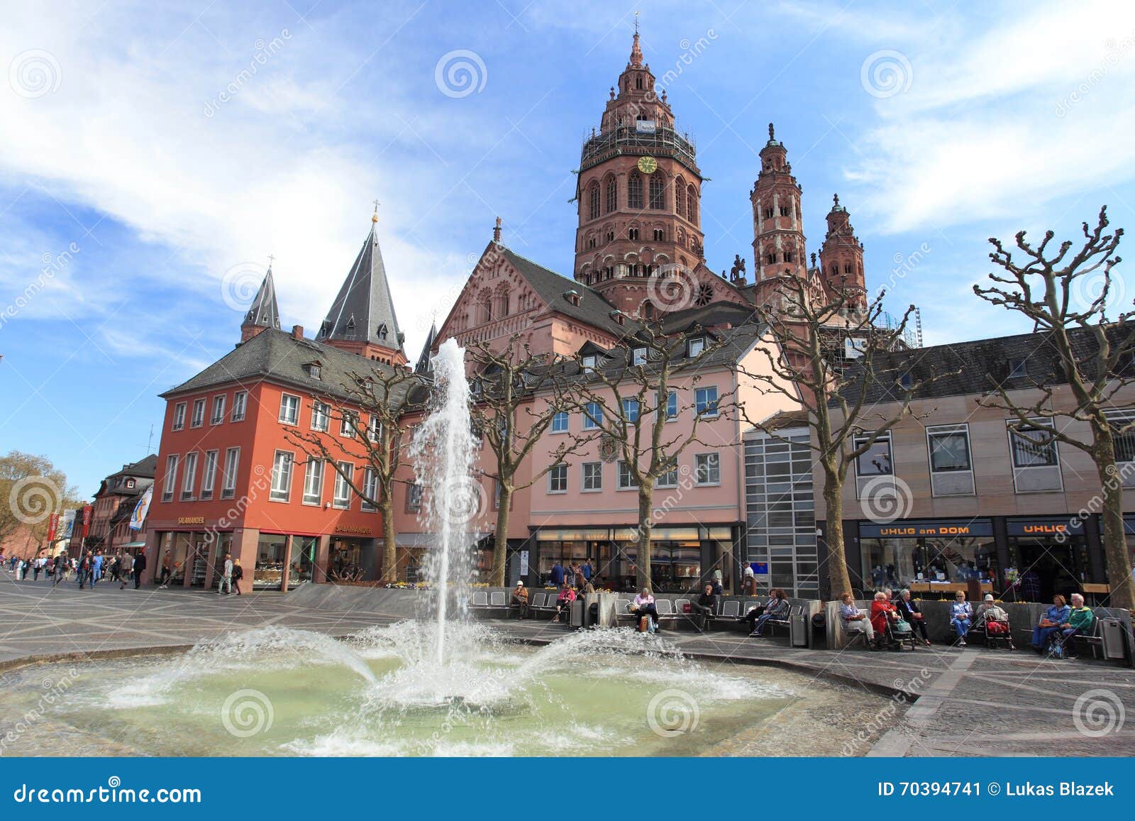 Mainz Cathedral editorial photo. Image of historic, fountain - 70394741