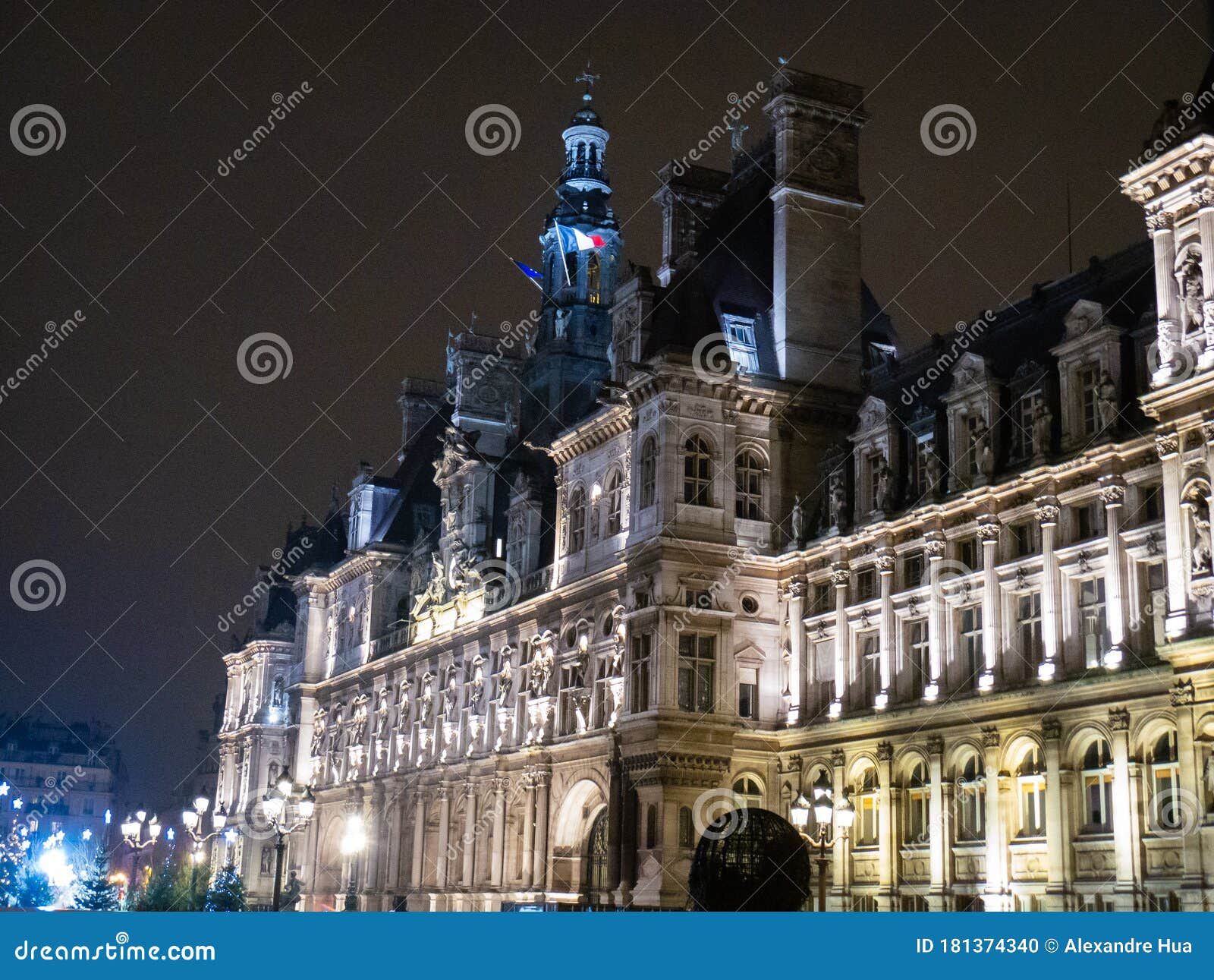 Mairie de Paris stock photo. Image of lighting, palace - 181374340