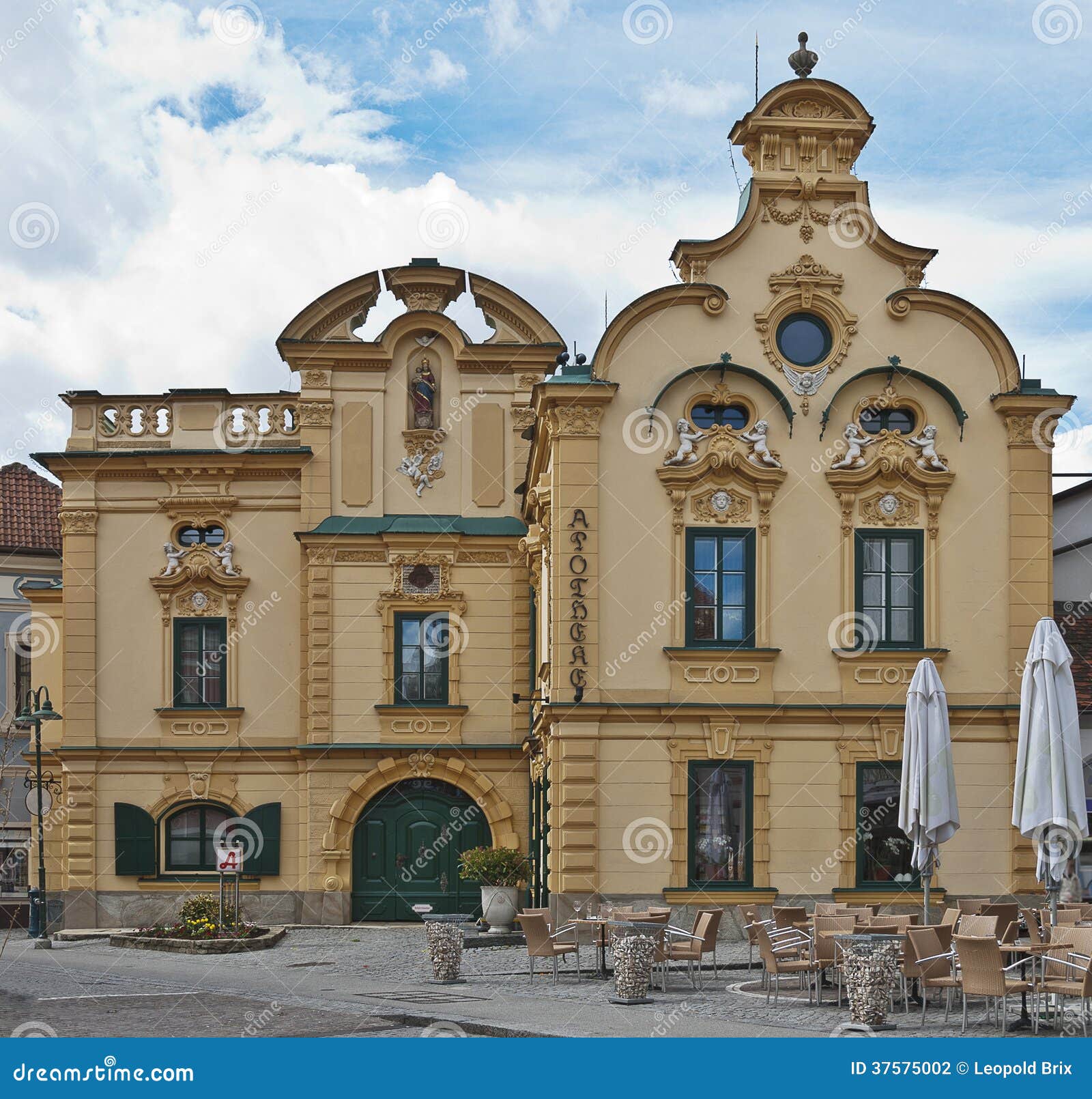 Maison Baroque Avec La Pharmacie Photographie éditorial - Image du ...