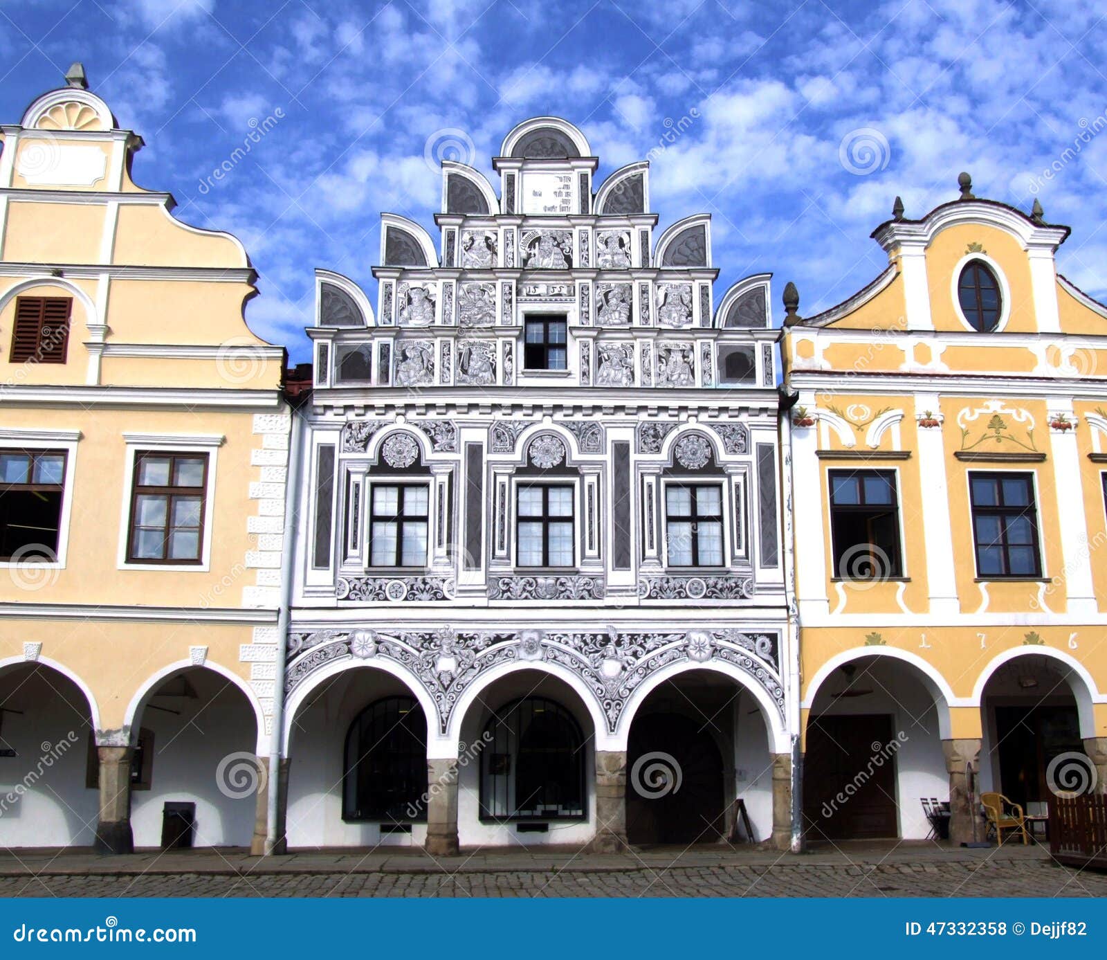 Maison baroque peinte photo stock. Image du place, maisons - 47332358