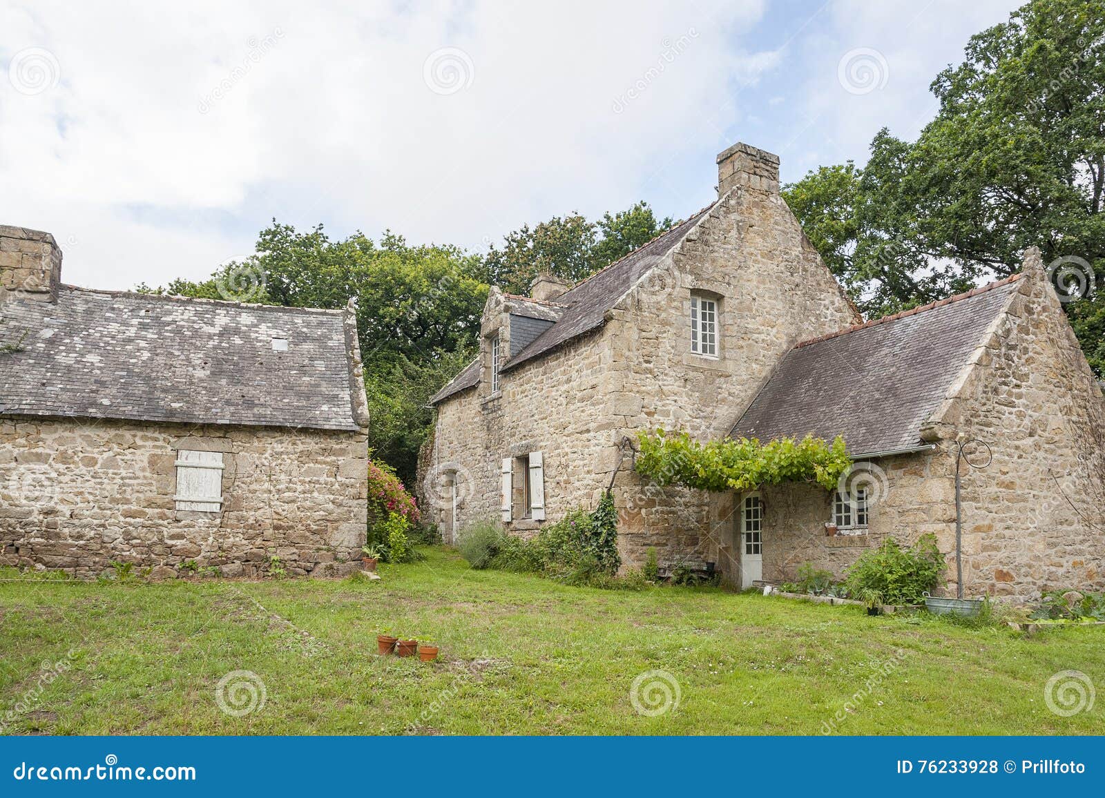Maison Bretonne Traditionnelle Photo stock - Image du breton, paisible ...