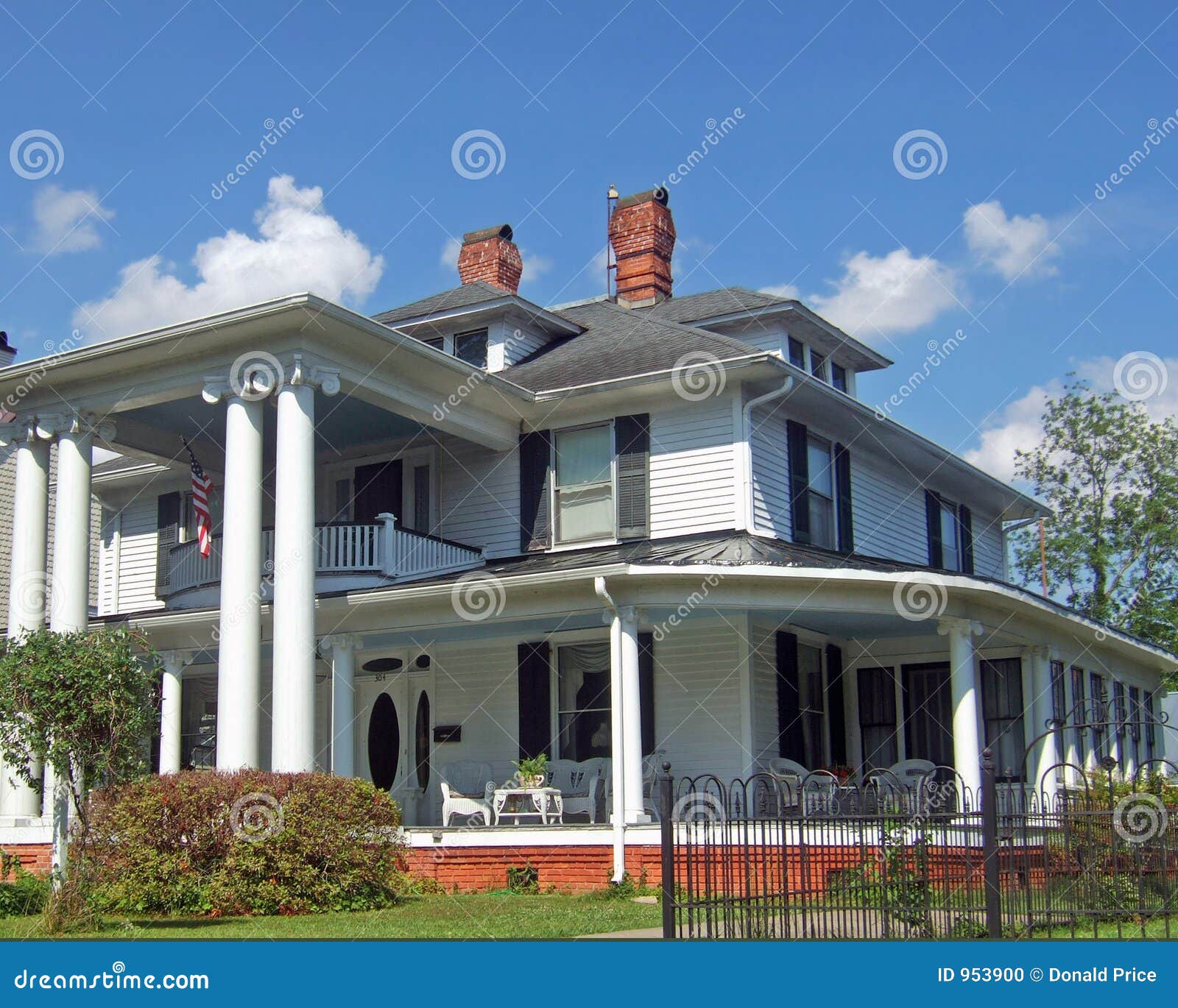 Maison coloniale photo stock. Image of richesse, architecture - 953900