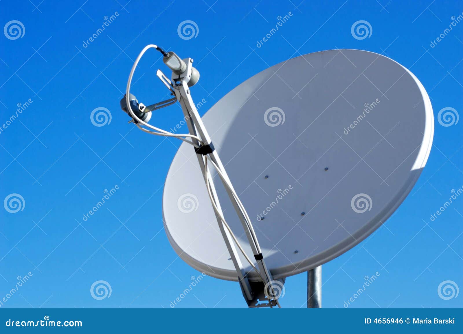 Maison D'antenne Parabolique Photo stock - Image du transmission ...