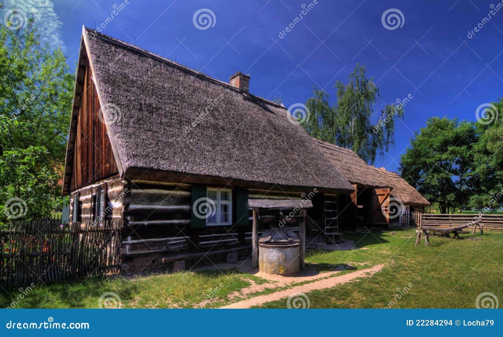 Maison dans la campagne photo stock. Image du touriste - 22284294