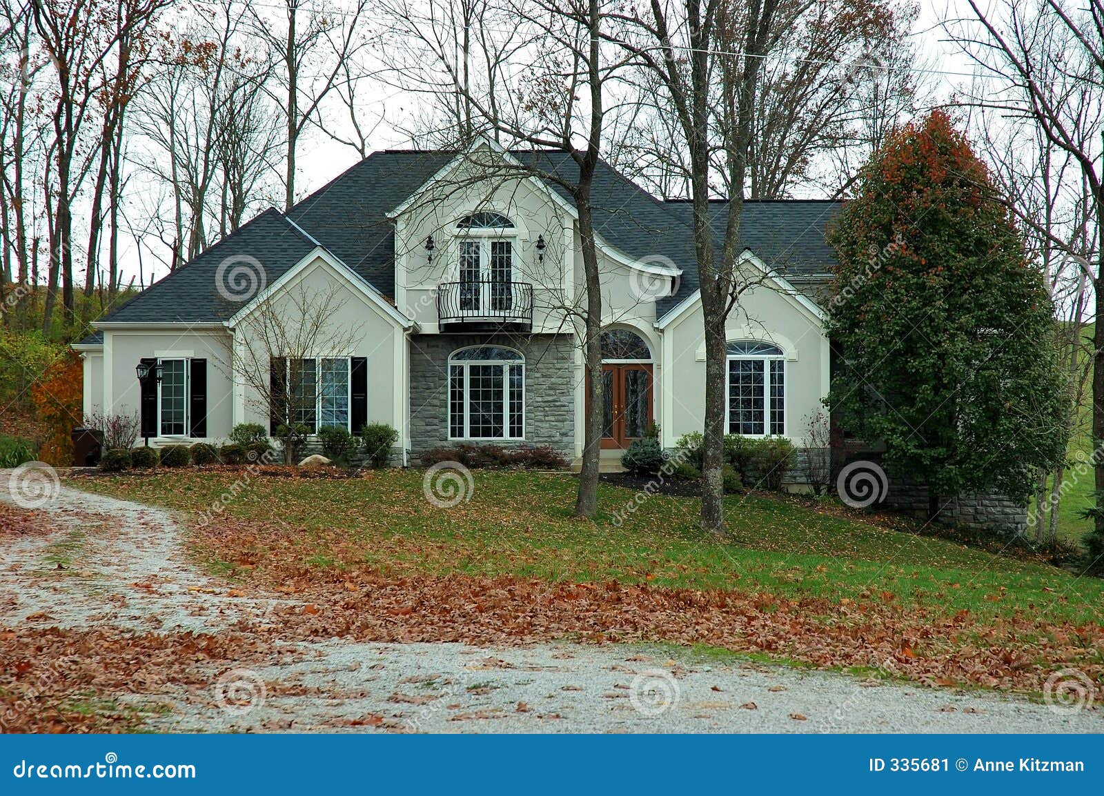 Maison De Campagne En Automne Image stock - Image of cordon, vert: 335681