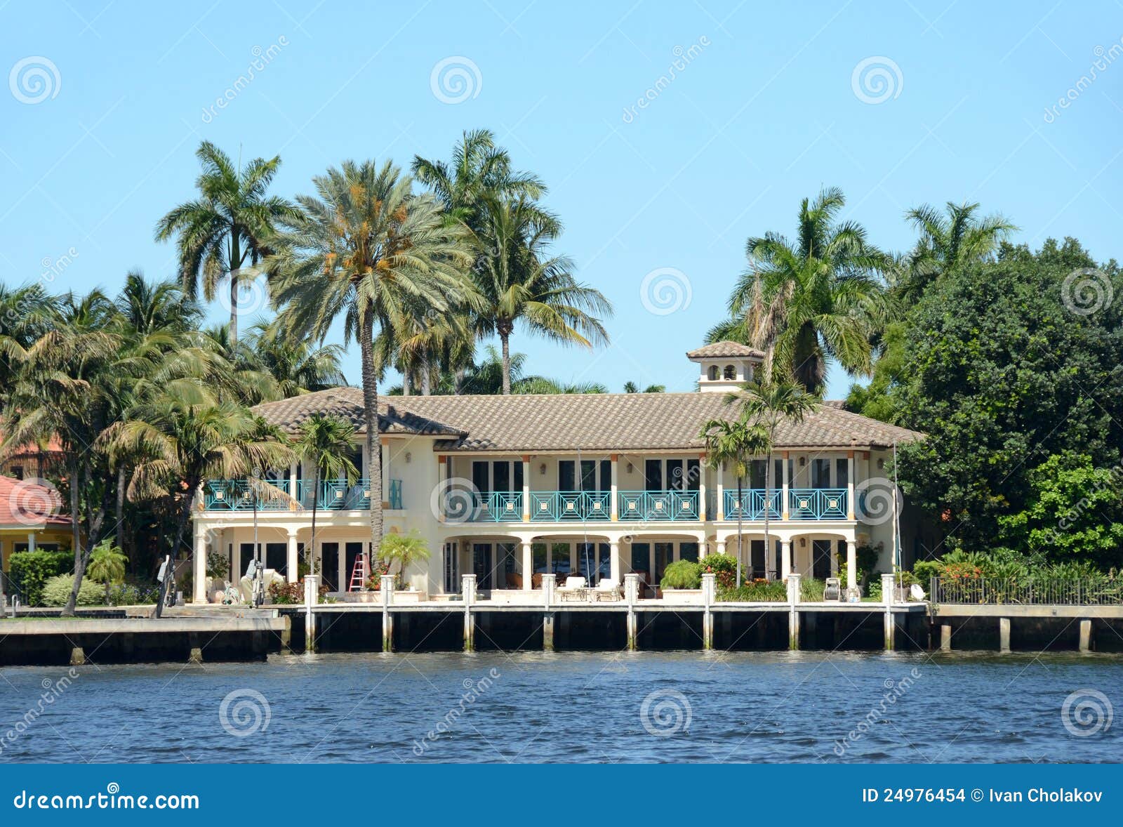 Maison De Luxe De Bord De Mer En Floride Photo stock - Image du maison ...