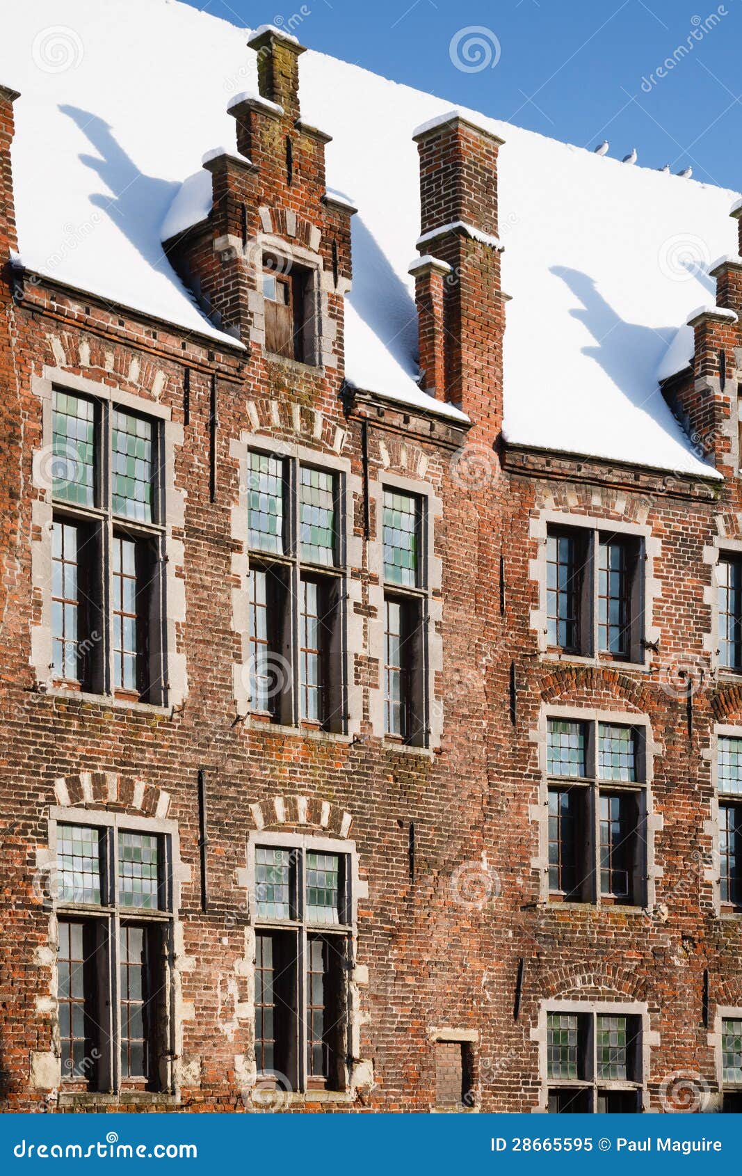 Maison flamande image stock. Image du européen, brique - 28665595