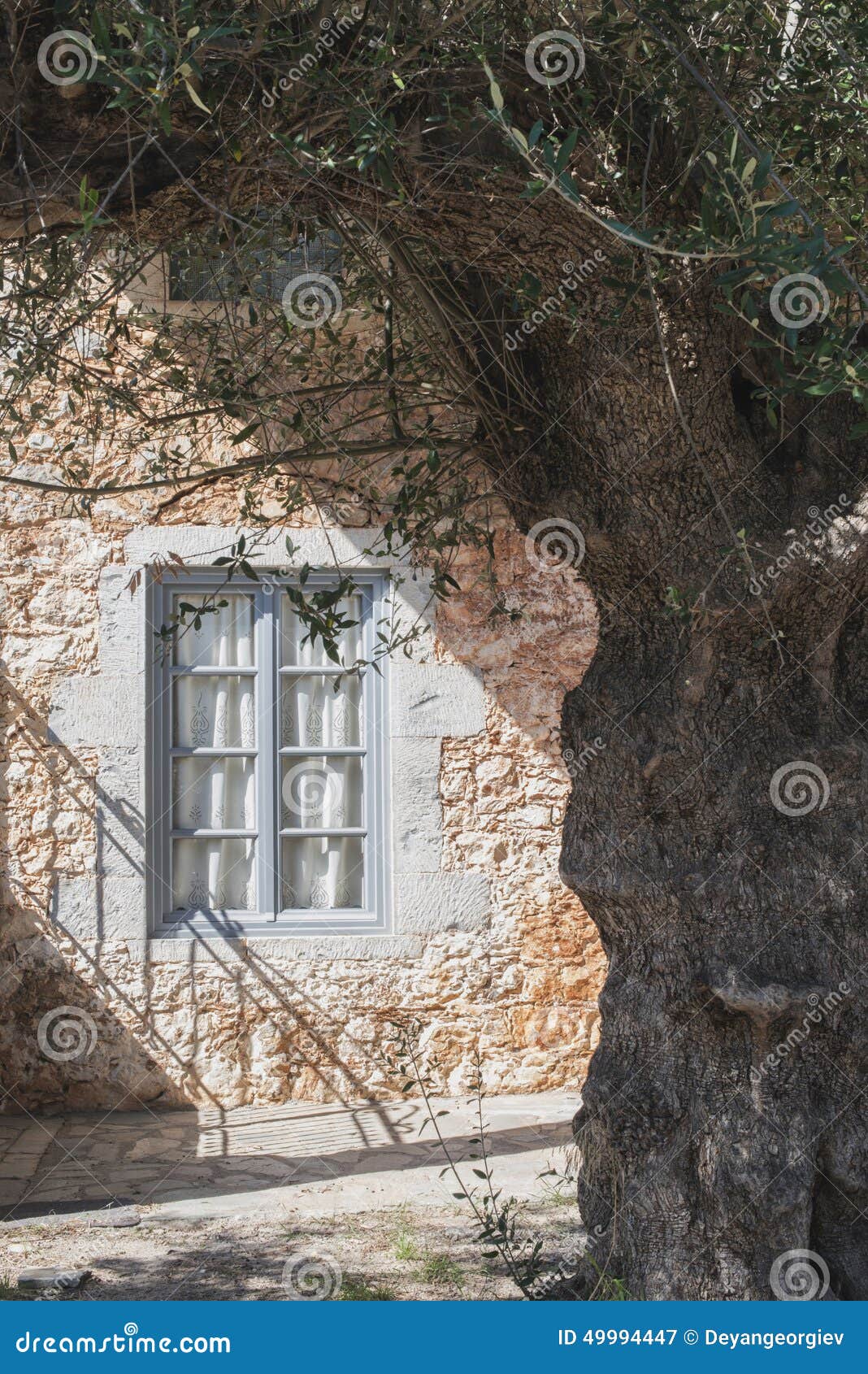 Maison grecque typique image stock. Image du été, beau - 49994447