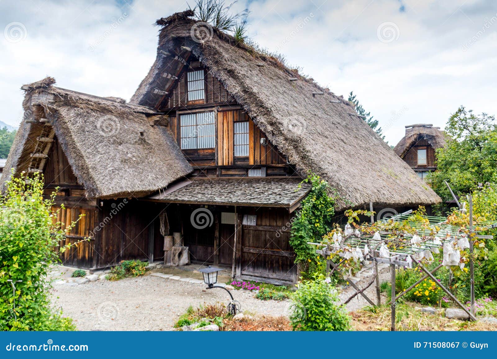 Maison Japonaise Traditionnelle De Ferme Image stock - Image du ...