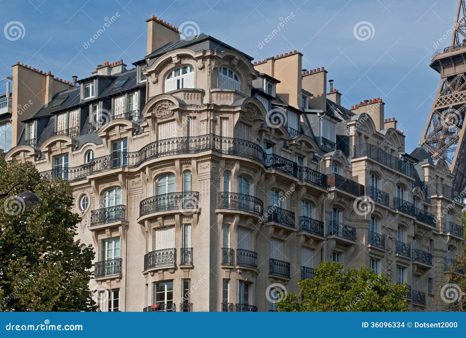 Maison parisienne. photo stock. Image du toit, conception - 36096334