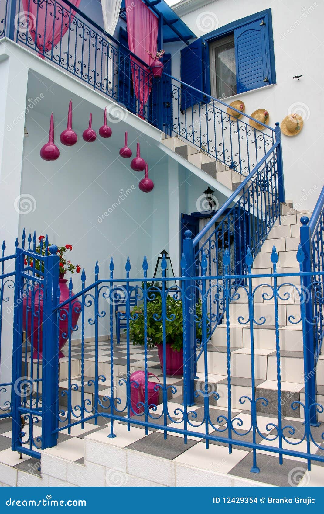Maison Traditionnelle Grecque Photo stock - Image du blanc, été: 12429354
