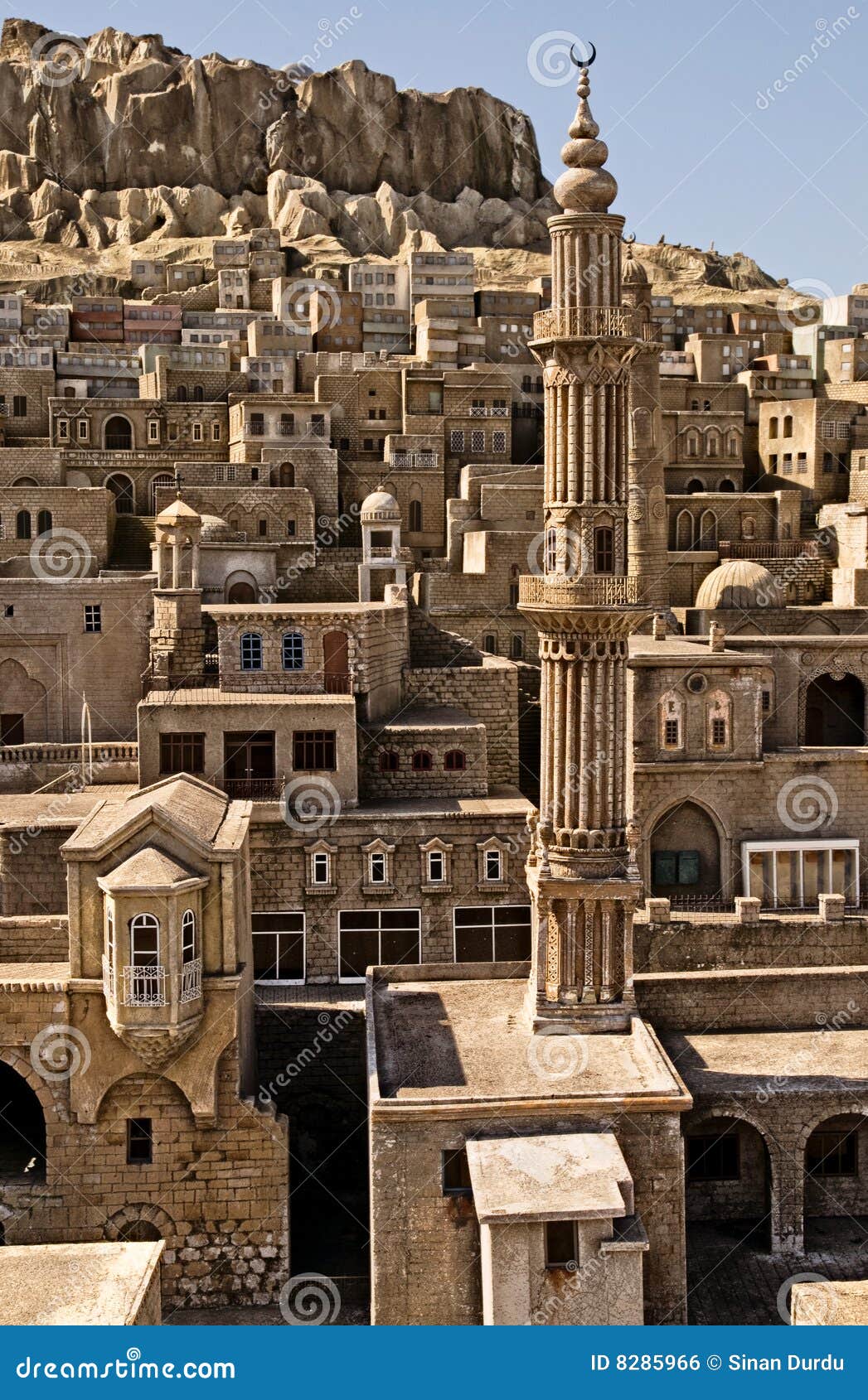 Maisons En Pierre De Mardin Photo stock - Image du marbre, tourisme ...