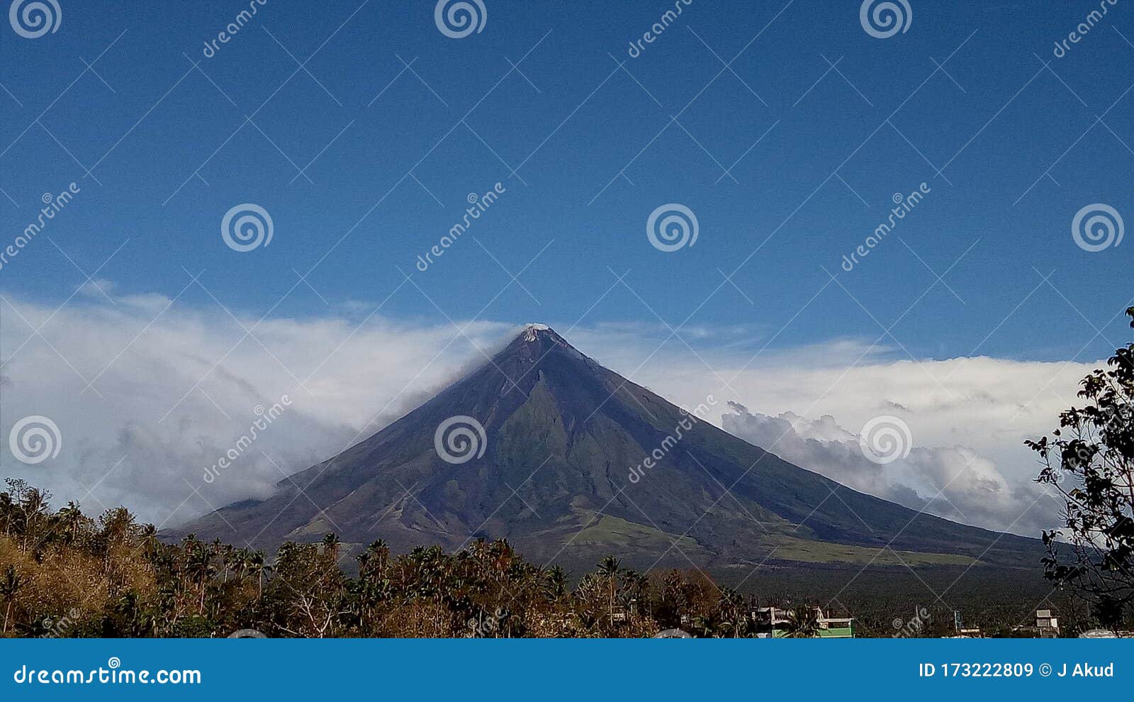 Majestic Mayon Volcano stock image. Image of skies, shape - 173222809