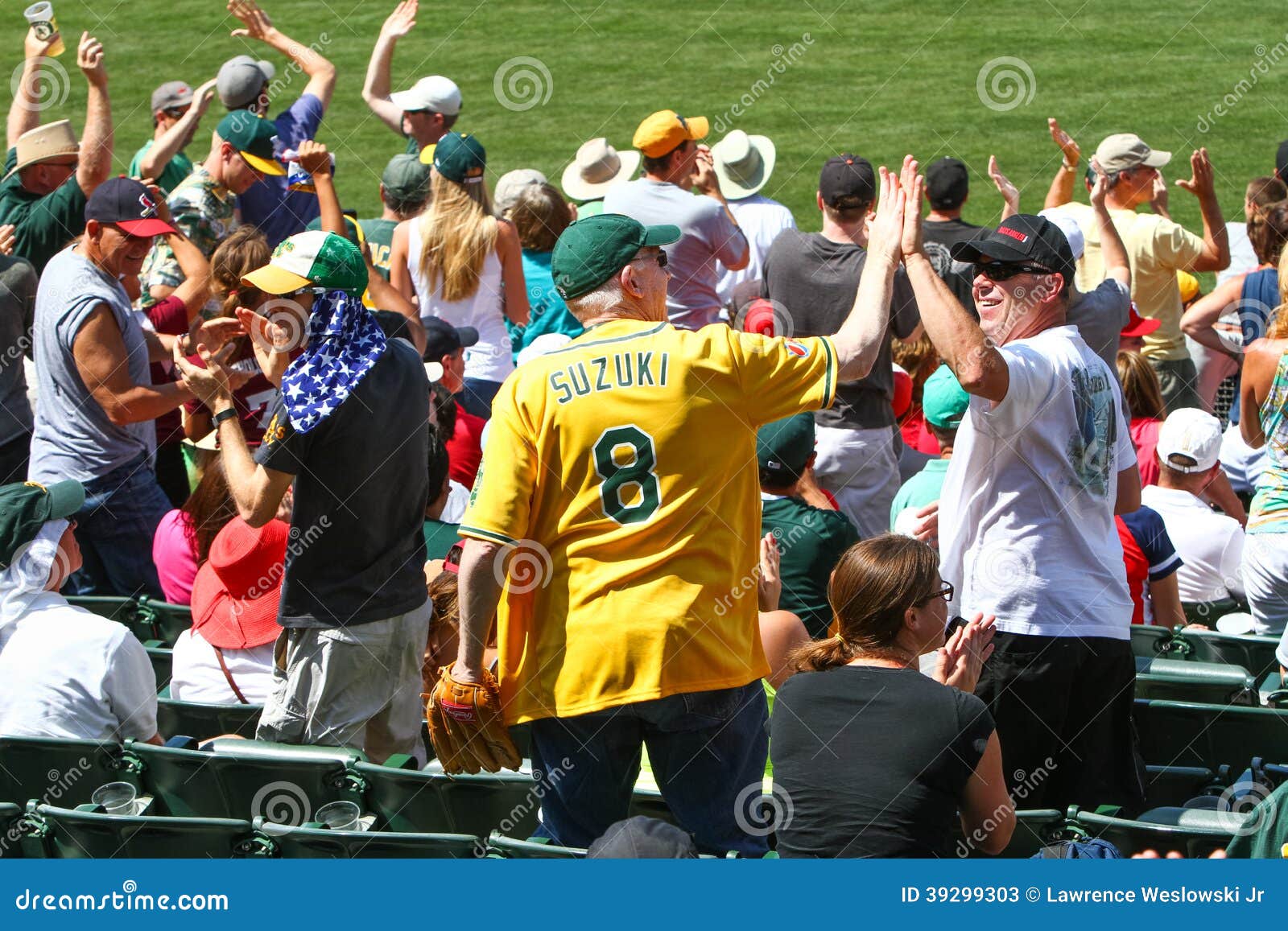 Major League Baseball - Fans Altos Cinco Foto de archivo editorial ...