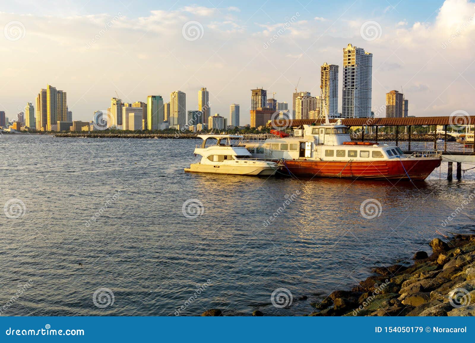 Makati View from Manila Bay Stock Image - Image of scenic, icons: 154050179