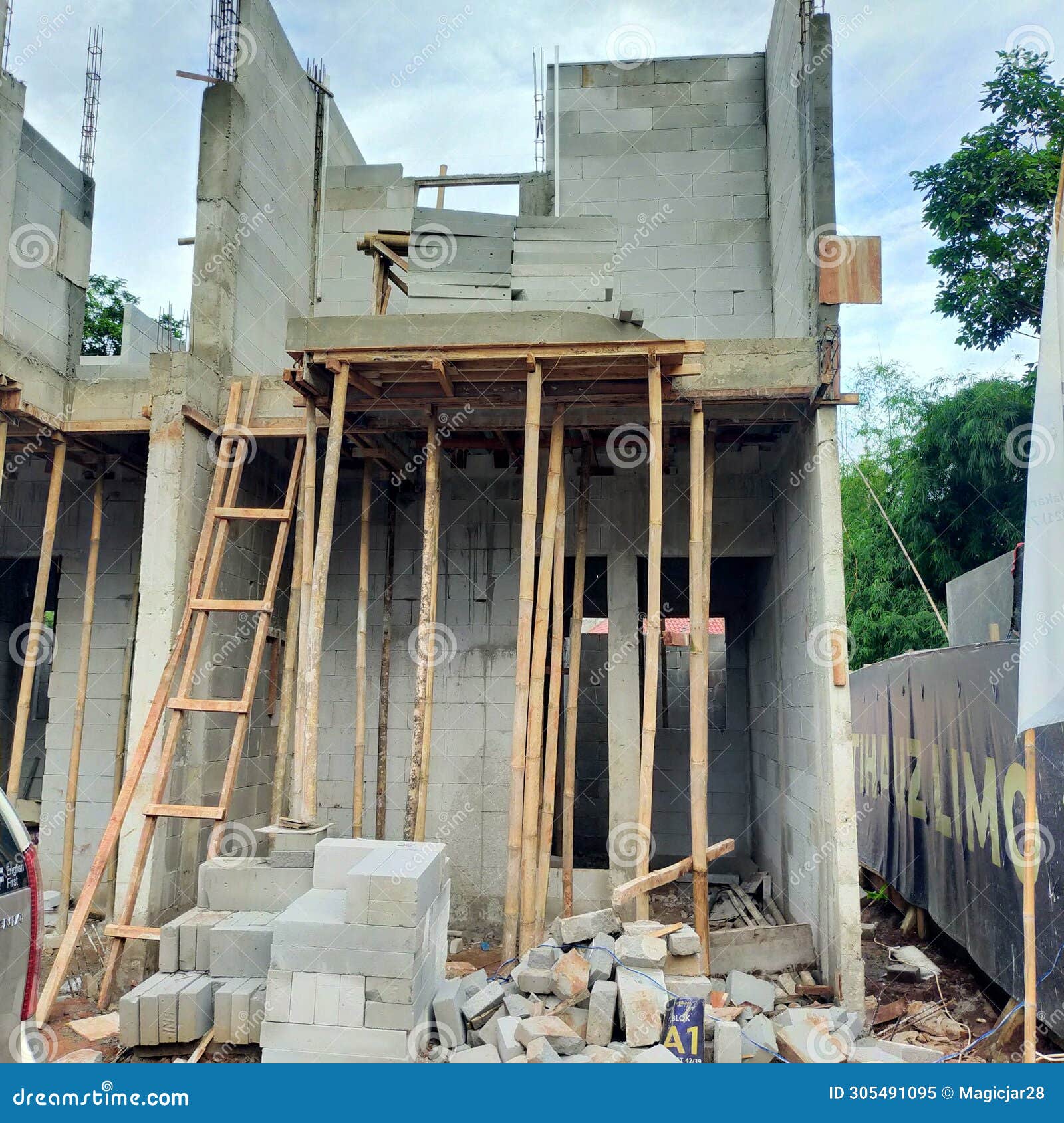 Make a House Small House Tiny Home Homedesign Desainrumah Stock Image ...