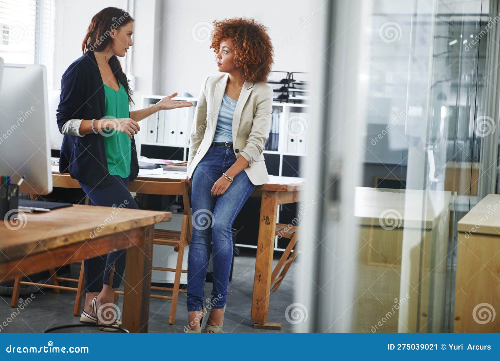 Make that Office Connection. Two Businesswomen Having a Friendly ...