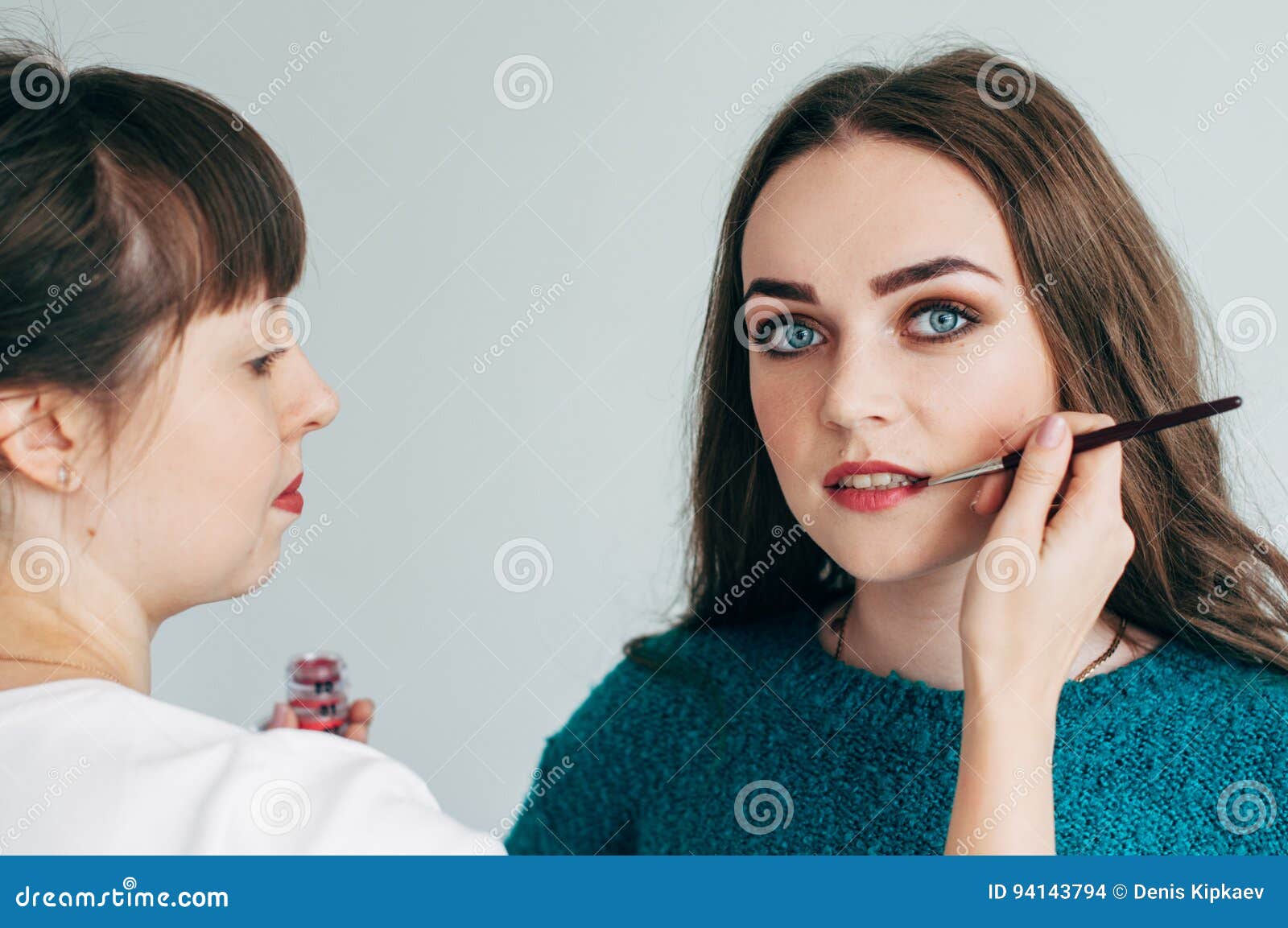 Make-up Artist Does the Make-up of the Girl Stock Photo - Image of ...