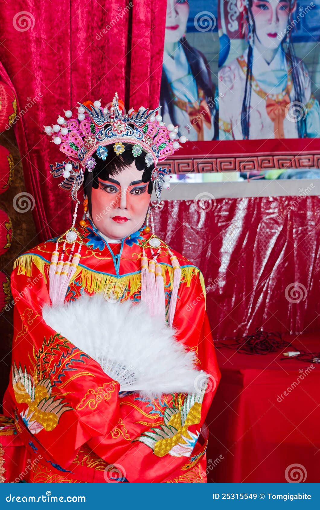 Make Up As the Chinese Opera Editorial Stock Image - Image of colours ...