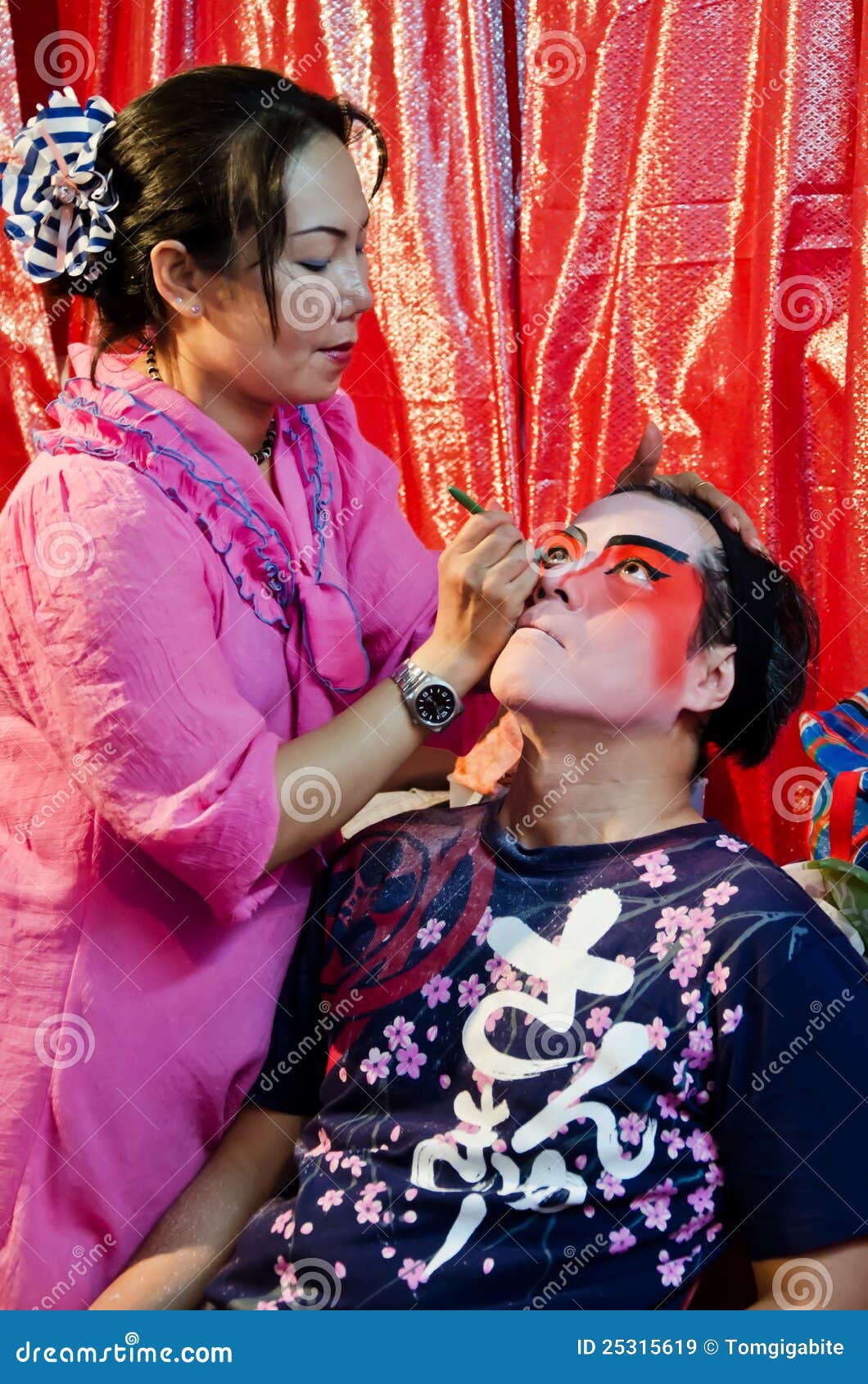 Make Up As the Chinese Opera Editorial Stock Image - Image of opera ...