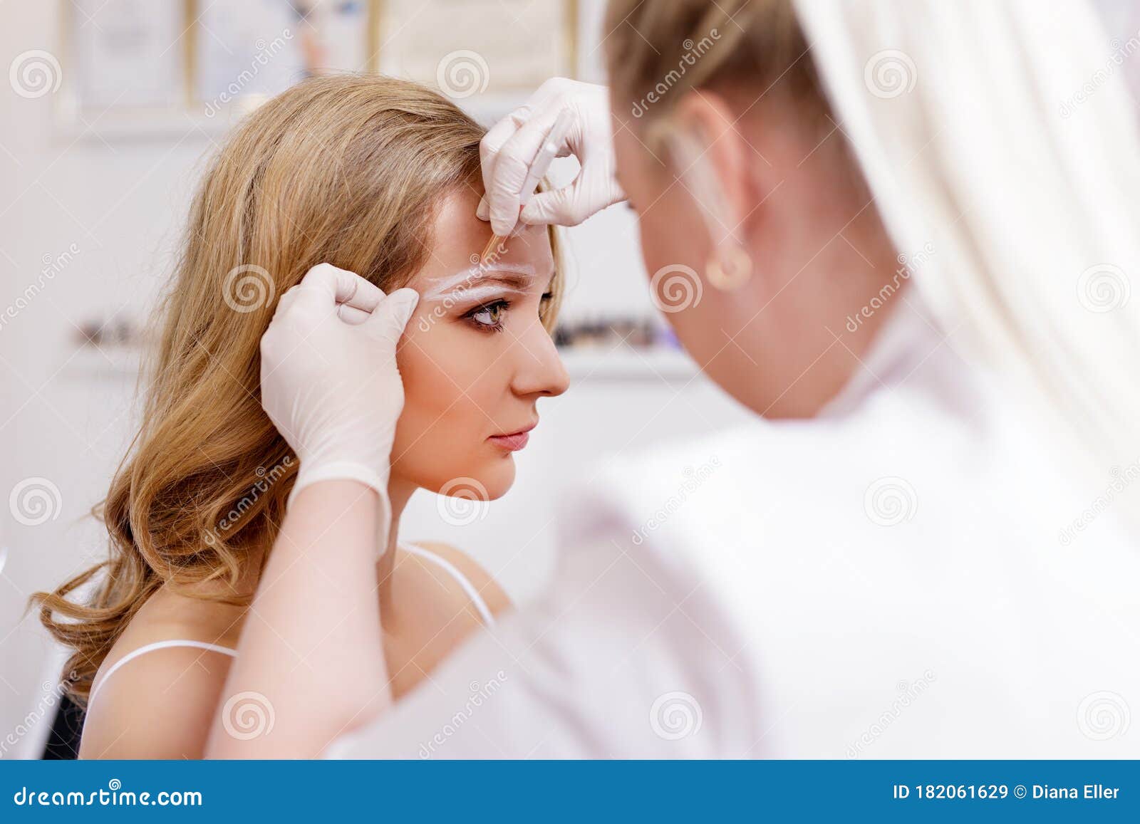 Make Up and Beauty Concept - Cosmetologist Drawing Perfect Shape of ...