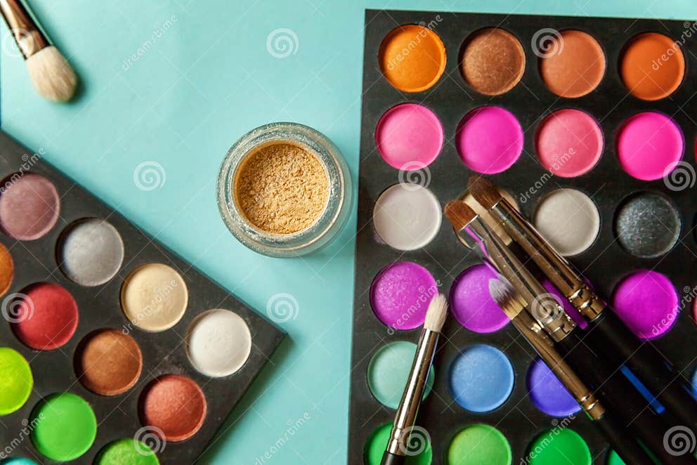 Make-up palette and tools stock image. Image of concealer - 100920851
