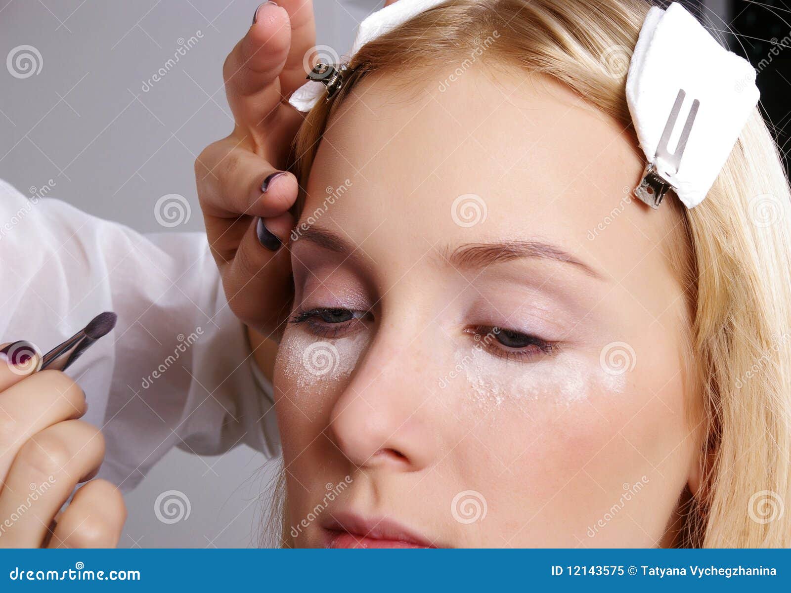 Makeup Artist Tracing the Eye Shadows Stock Image - Image of cosmetics ...