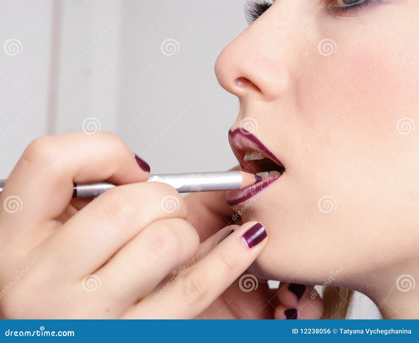 Makeup Artist Tracing Red Contour Stock Photo - Image of faces ...