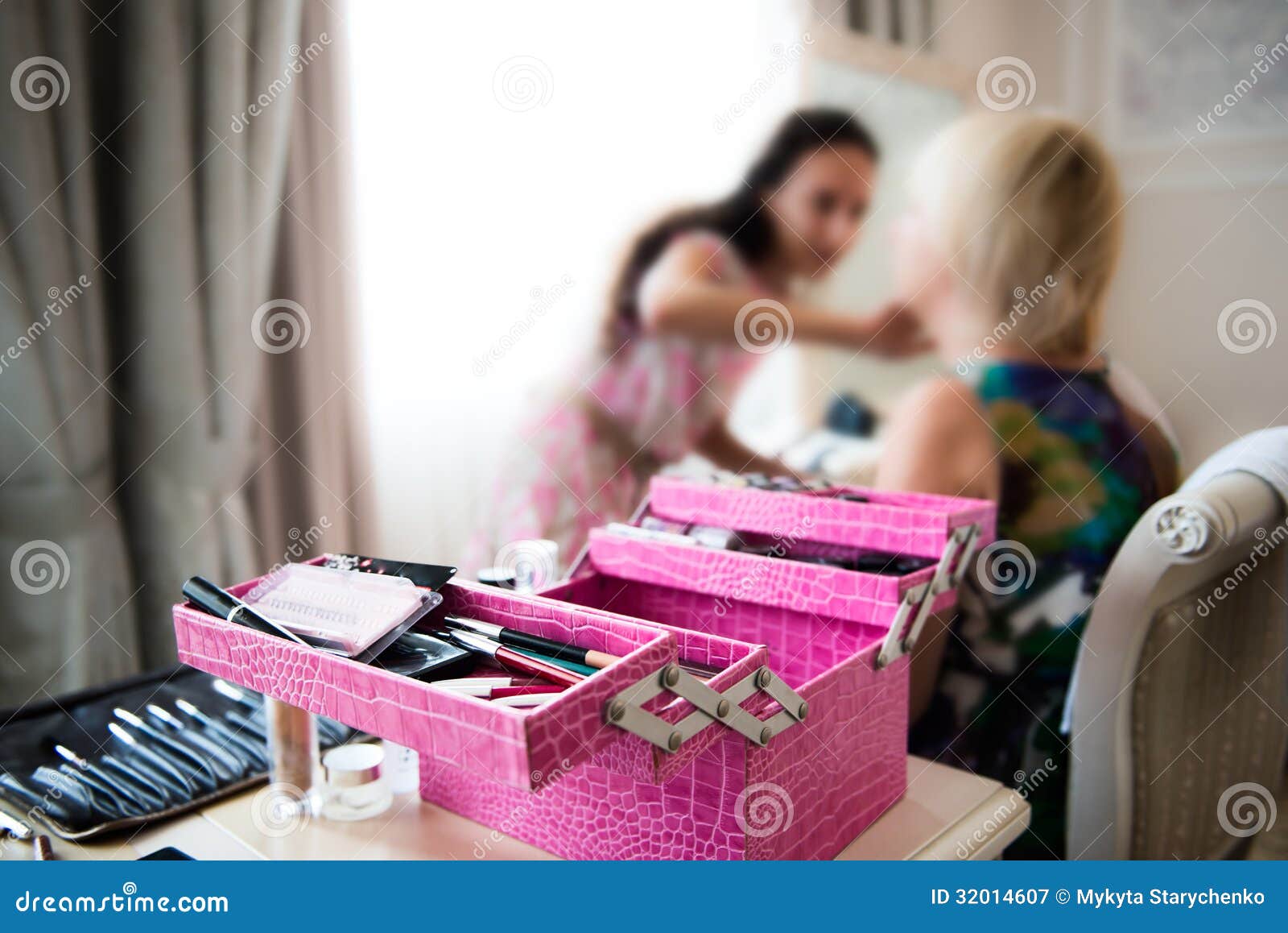 Makeup artist at the work stock image. Image of attractive - 32014607