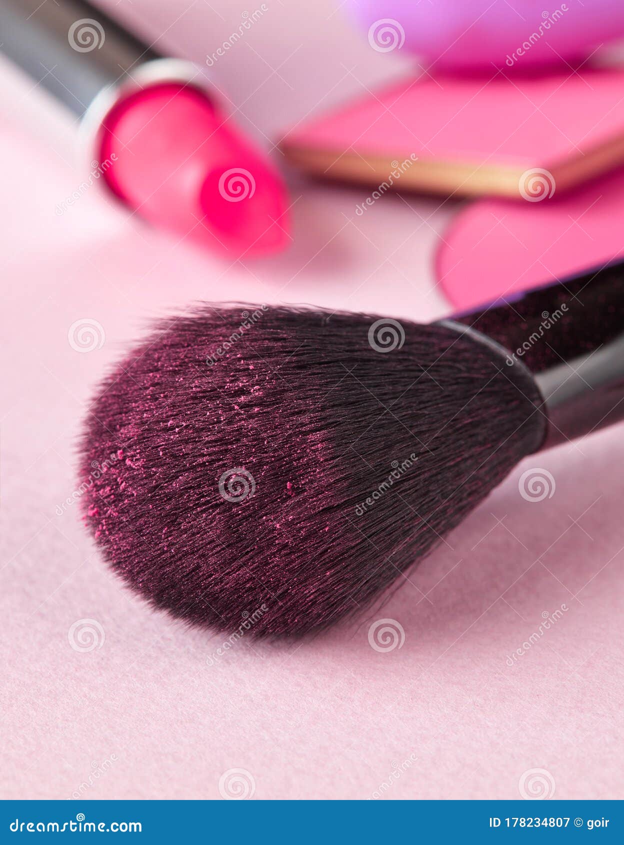 Professional Makeup Brush Close-up Stock Image - Image of blusher ...