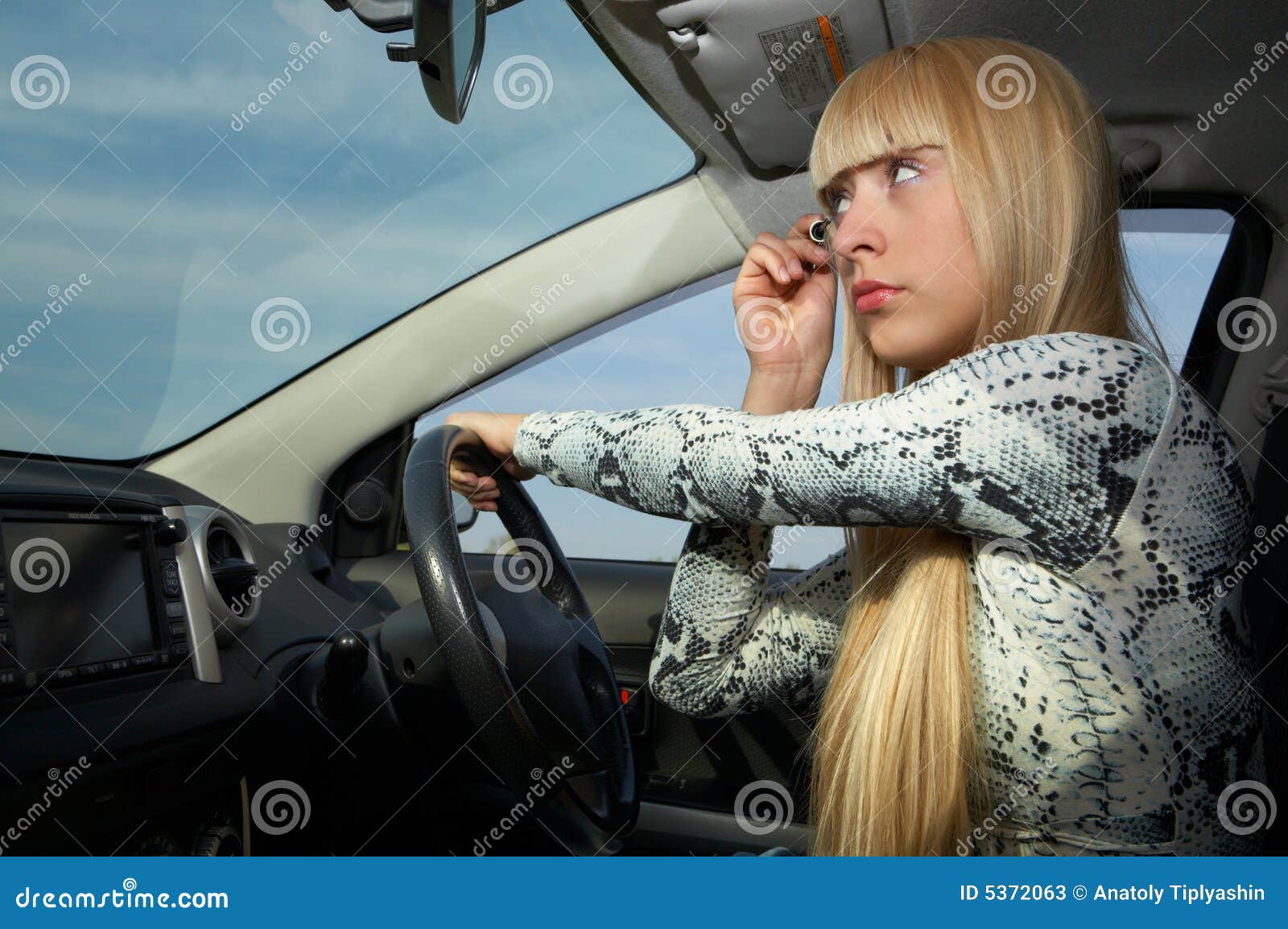 Makeup in car stock image. Image of portrait, businesswoman - 5372063