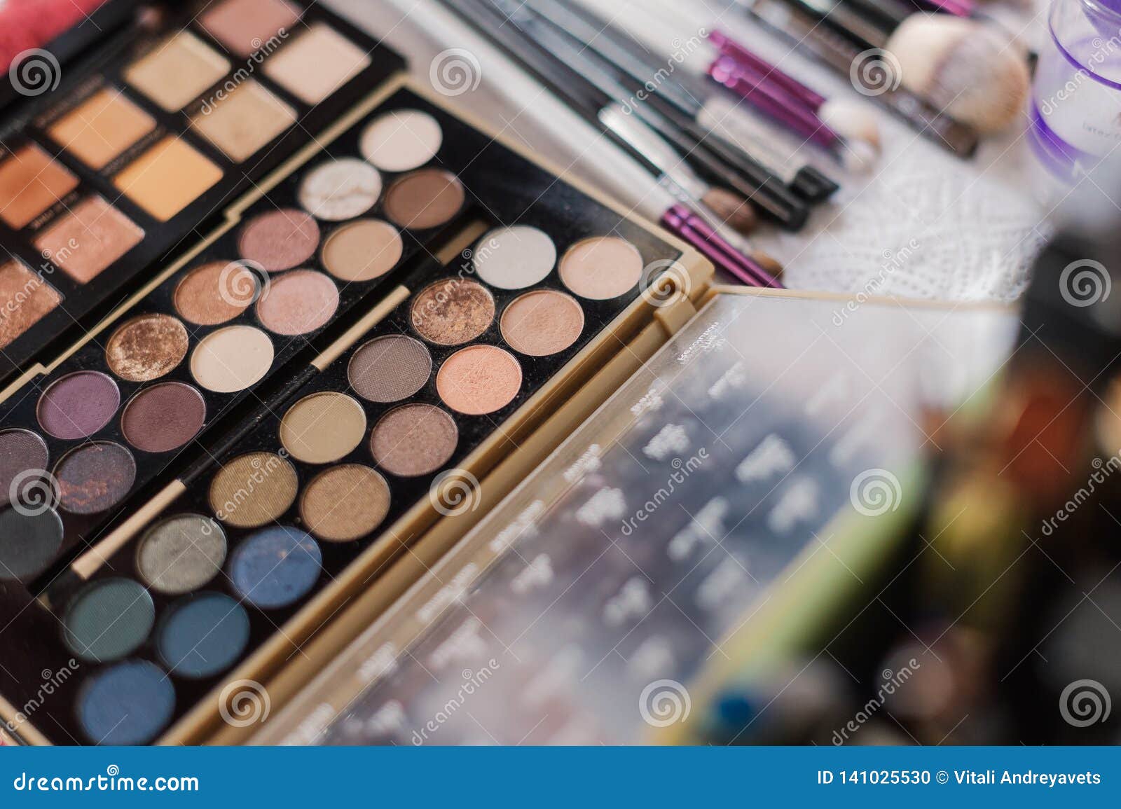 Makeup Set. Professional Multicolor Eyeshadow Palette. Working Moments ...