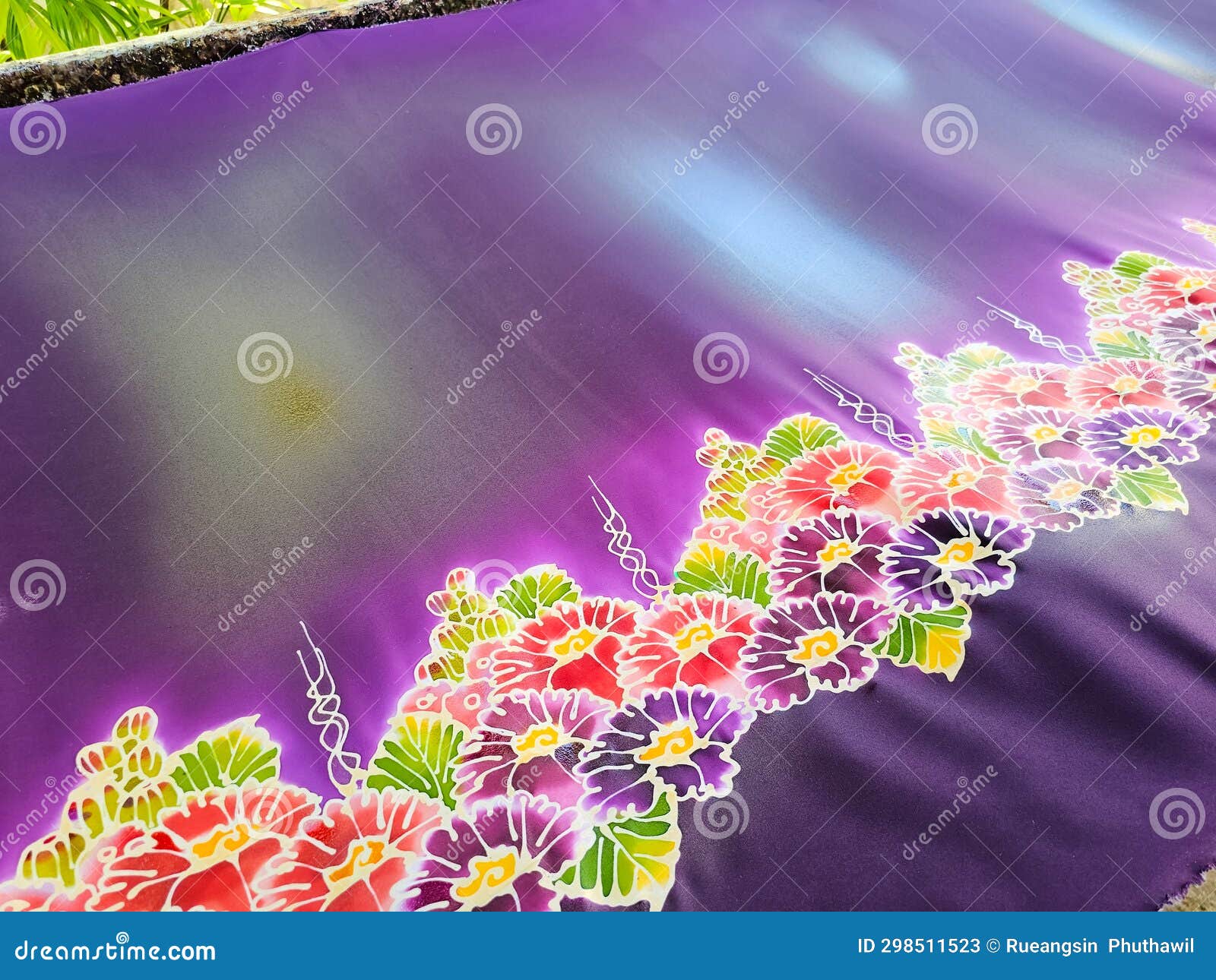 Making Batik by Drawing Beautiful Patterns by Hand Stock Image - Image ...