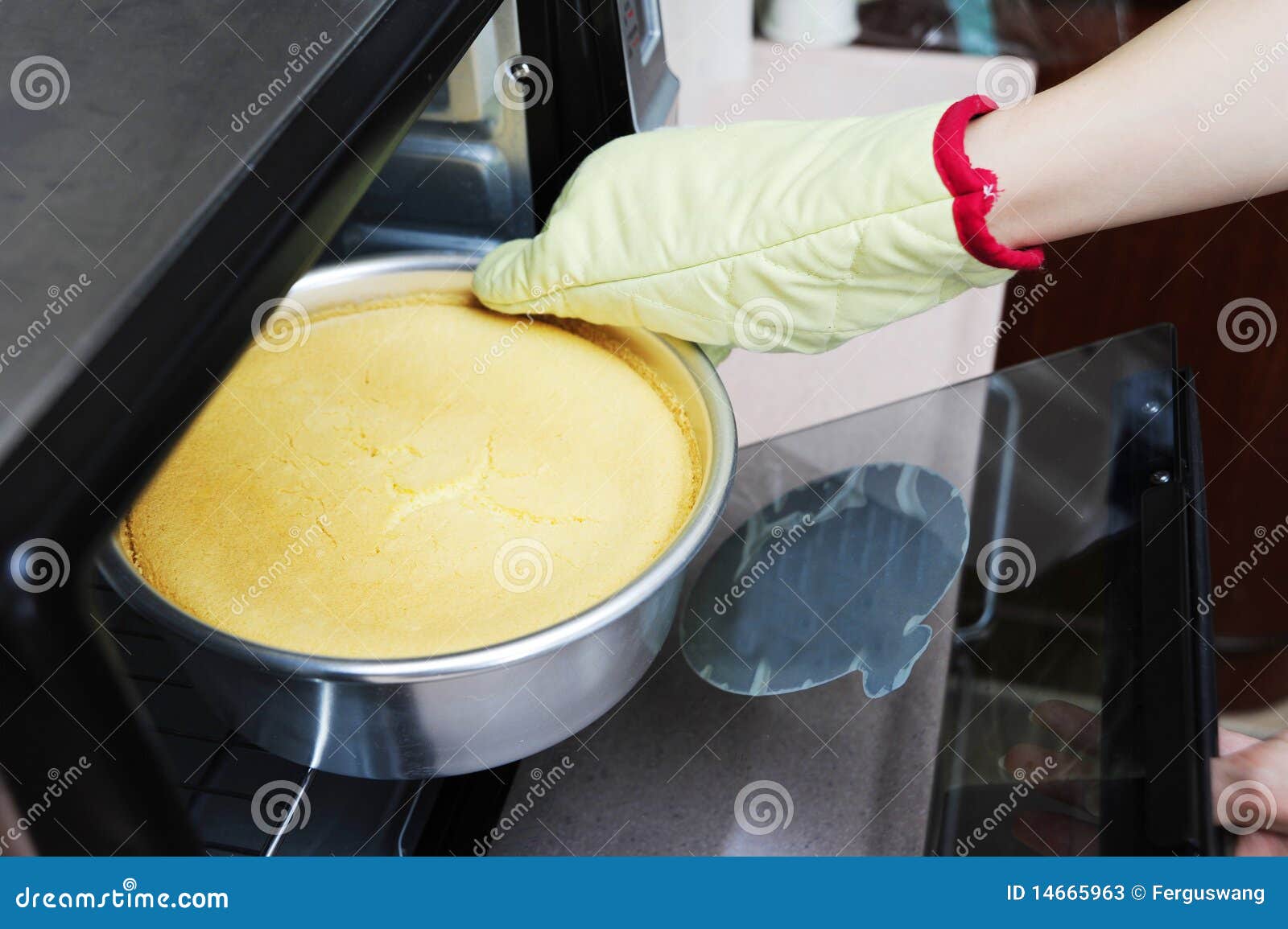 Making a cake stock image. Image of decorating, homemade - 14665963