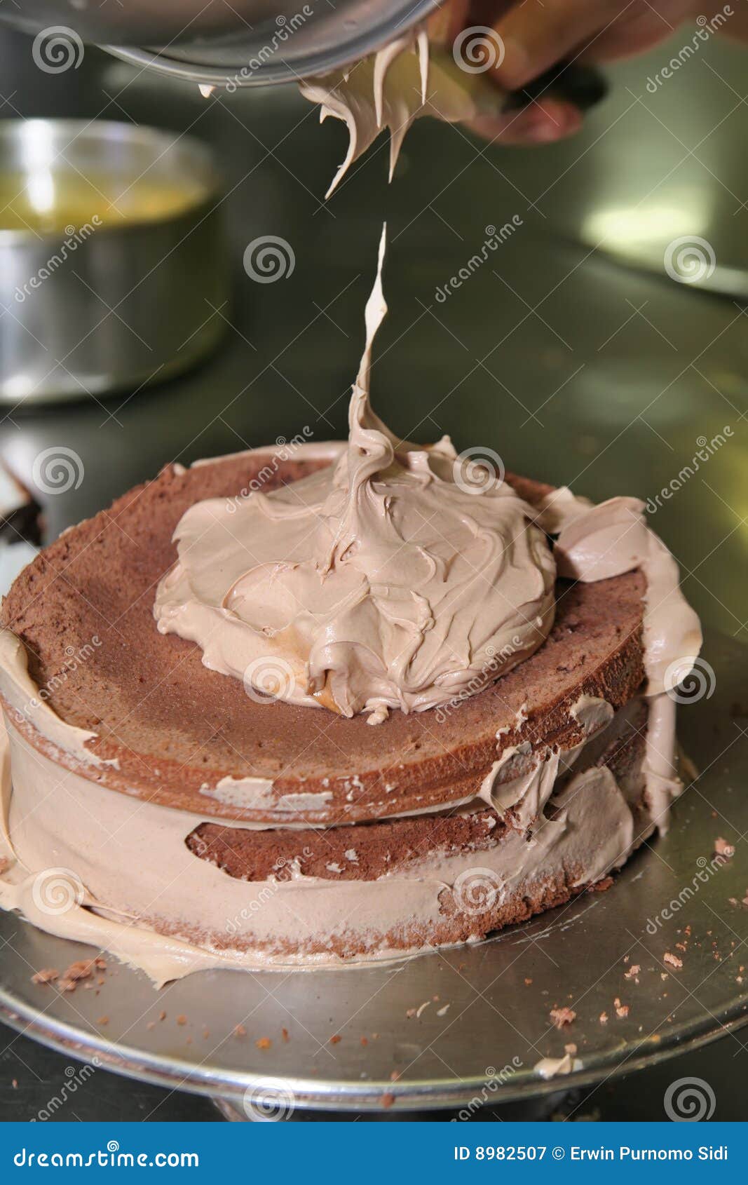 Making cake stock image. Image of hand, cream, making - 8982507