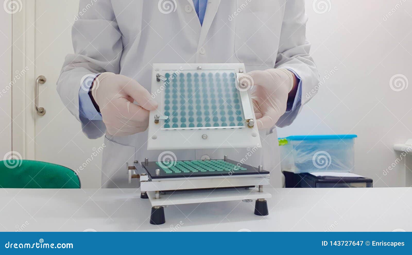 Capsule making machine stock image. Image of tablet - 143727647