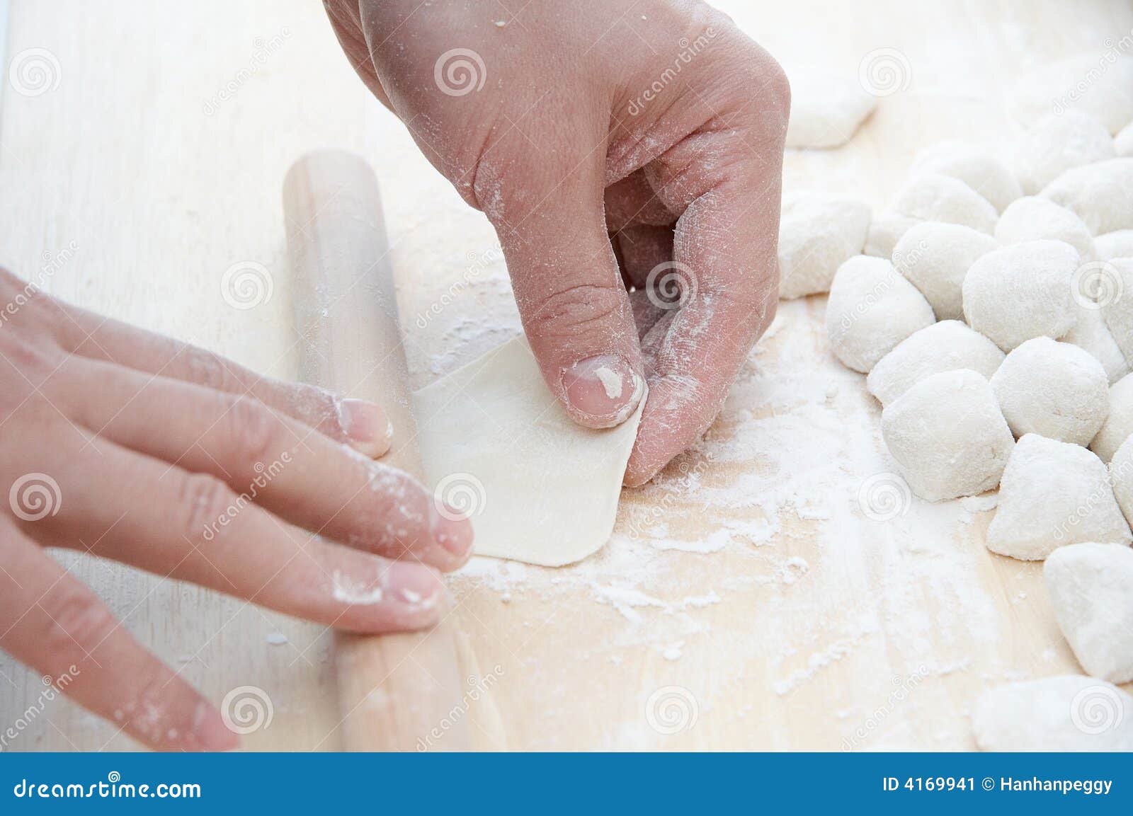Making Chinese dumplings stock image. Image of asian, cooks - 4169941