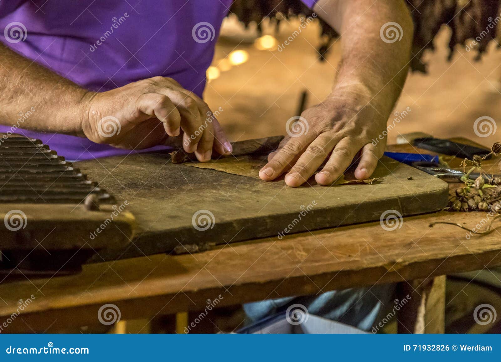 Making Cigars in Vinales, Cuba #16/21 Stock Photo - Image of cuba ...