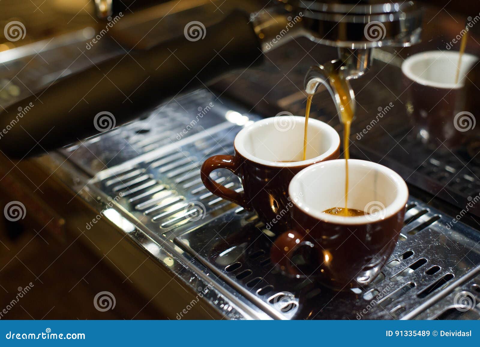 Making espresso coffee stock image. Image of drink, beverages - 91335489