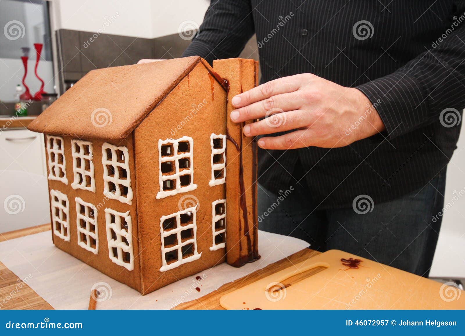 How To Assemble A Gingerbread House, Step By Step Instructions Stock ...