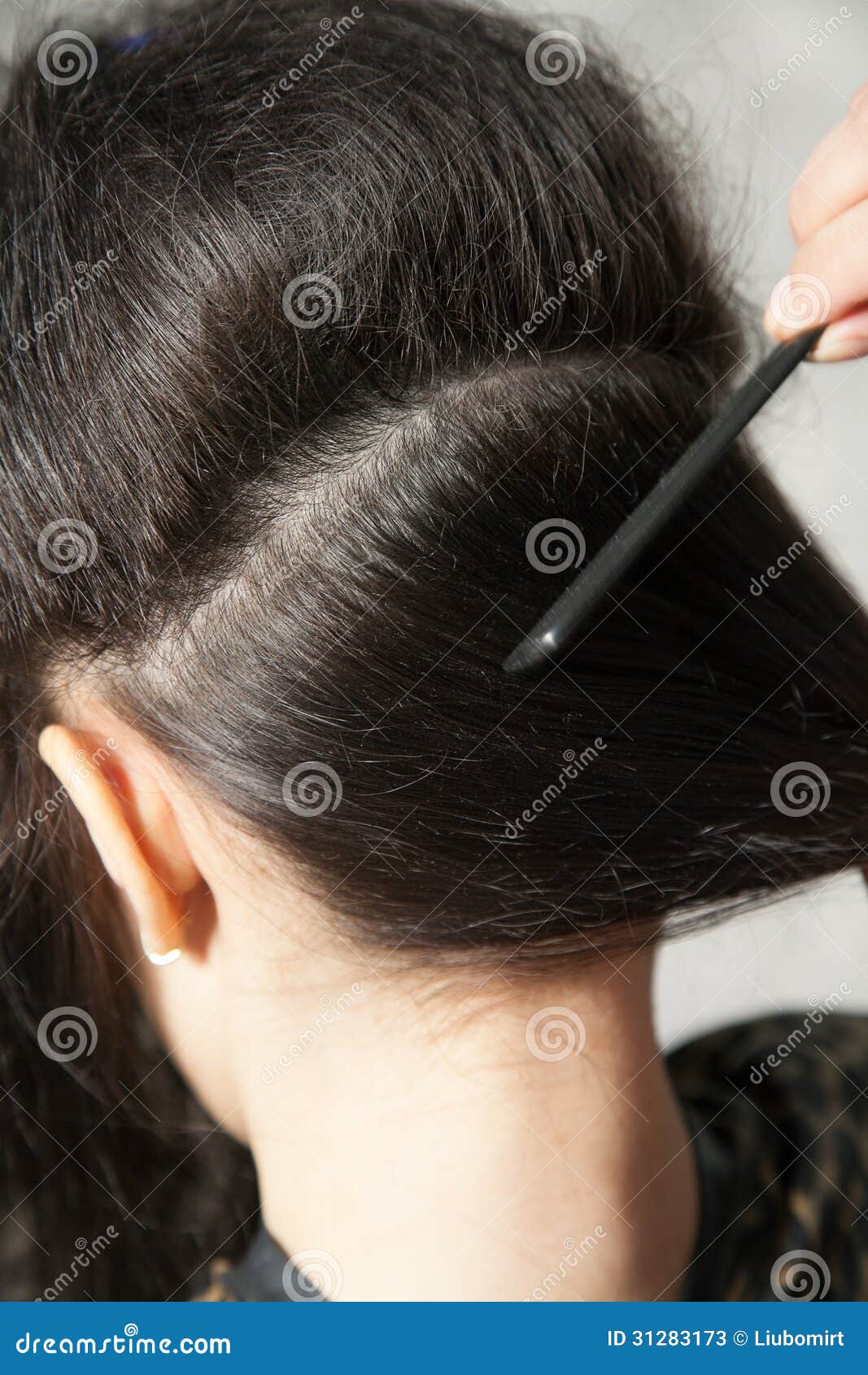 Making hair parting stock image. Image of human, curve - 31283173