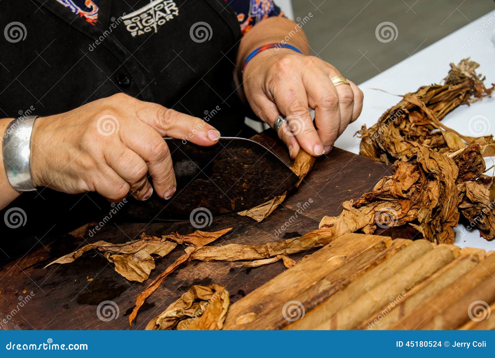 Making a Hand Rolled Cigar. Editorial Stock Image - Image of fresh ...