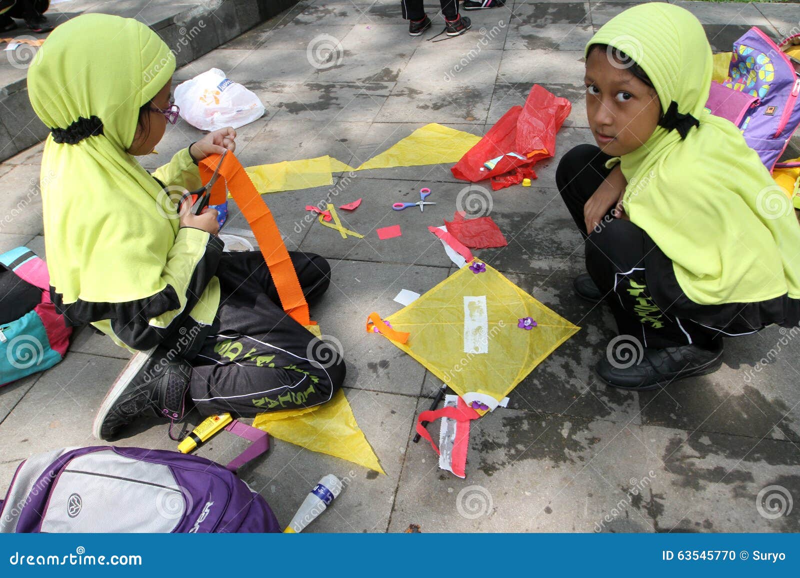 Making kites editorial image. Image of kite, solo, students - 63545770