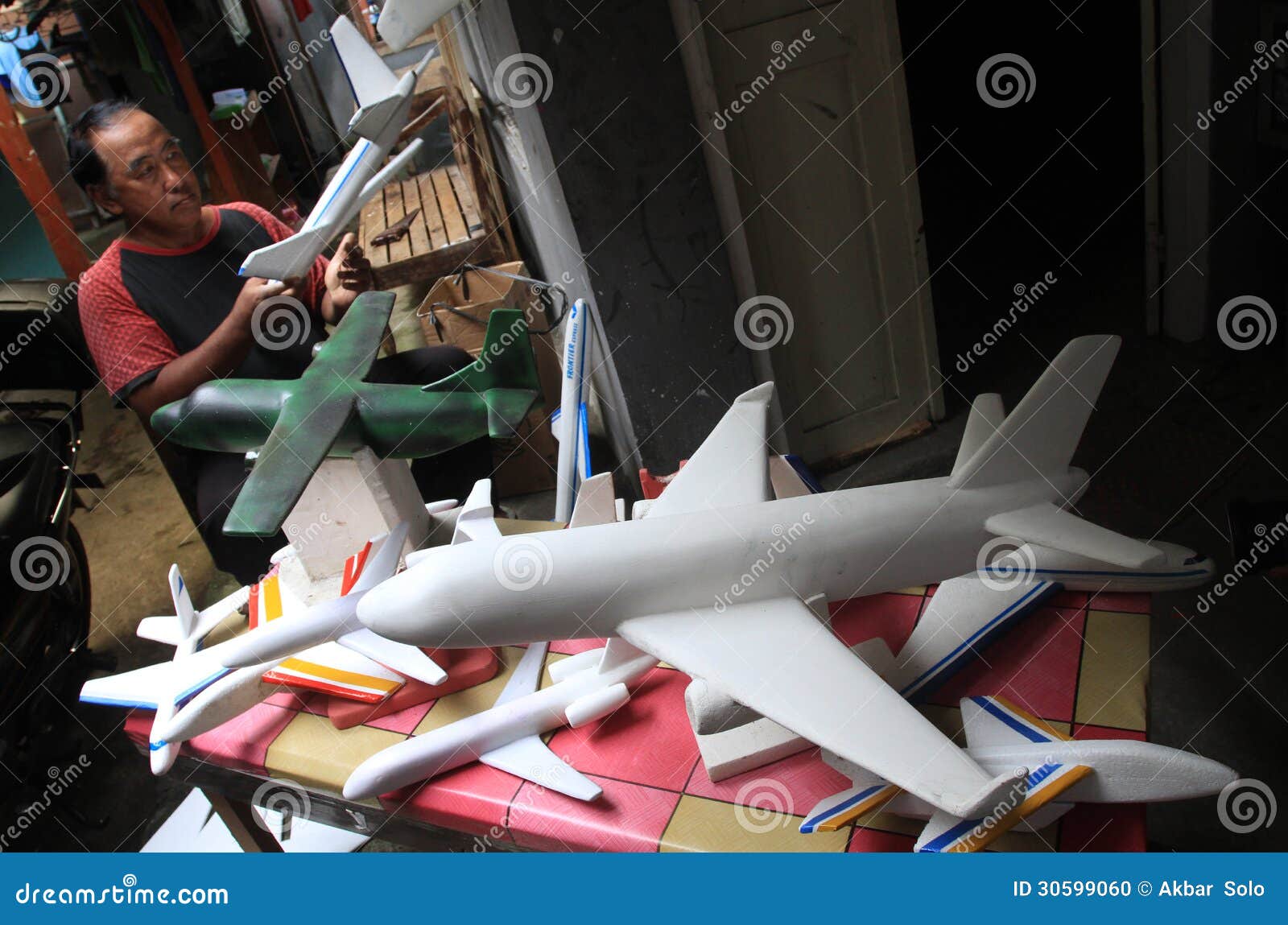 Making replica plane editorial image. Image of toys, styreofoam - 30599060