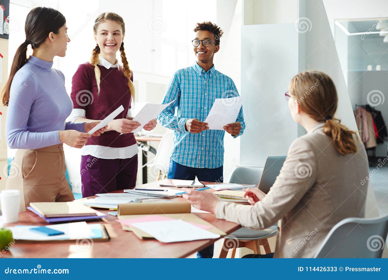 Making reports at seminar stock image. Image of people - 114426333