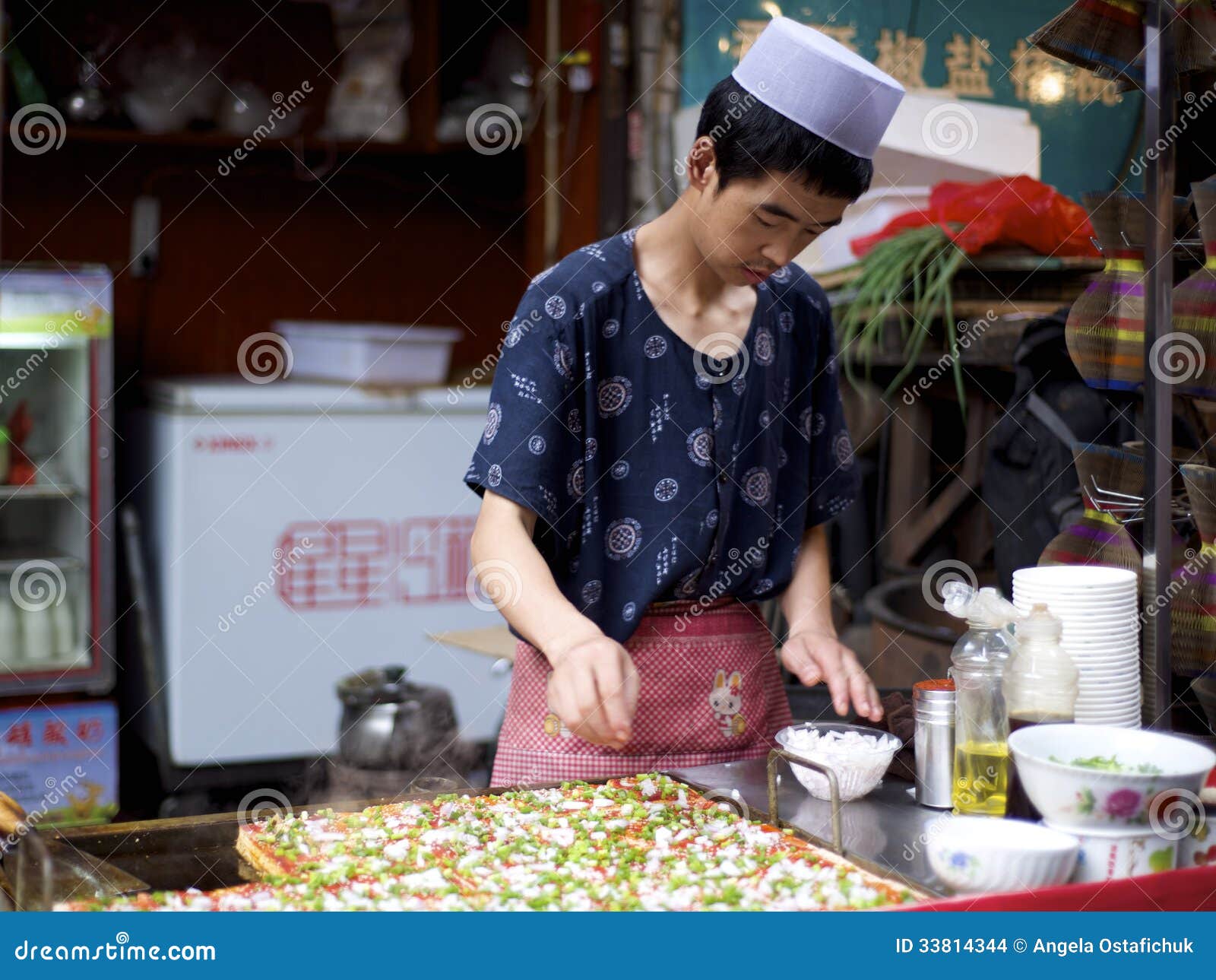 Making Spicy Tofu editorial stock image. Image of china - 33814344