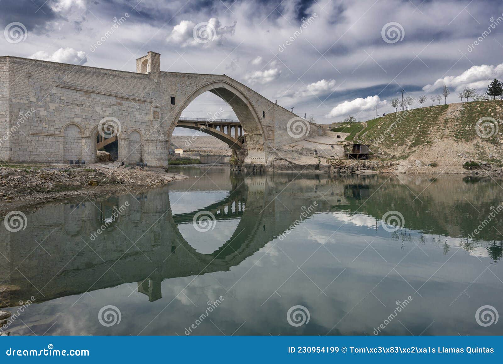 Malabadi Bridge Built in the Middle Ages Reflecting Its Single Eye on ...
