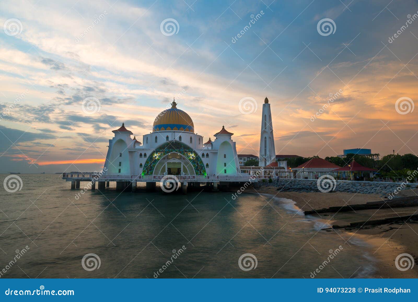 Malacca Islam Mosque is Beutiful Malaysia Islam Mosque in Malacca ...